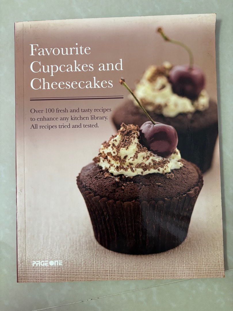 Cupcakes and Cheesecake Cook Book, Hobbies & Toys, Books & Magazines ...