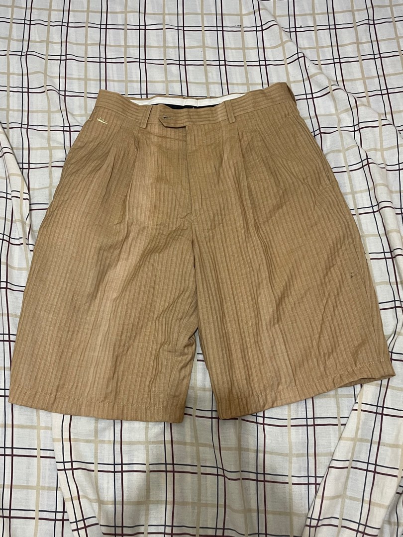 don kin baggy pleated shorts, Men's Fashion, Bottoms, Shorts on Carousell