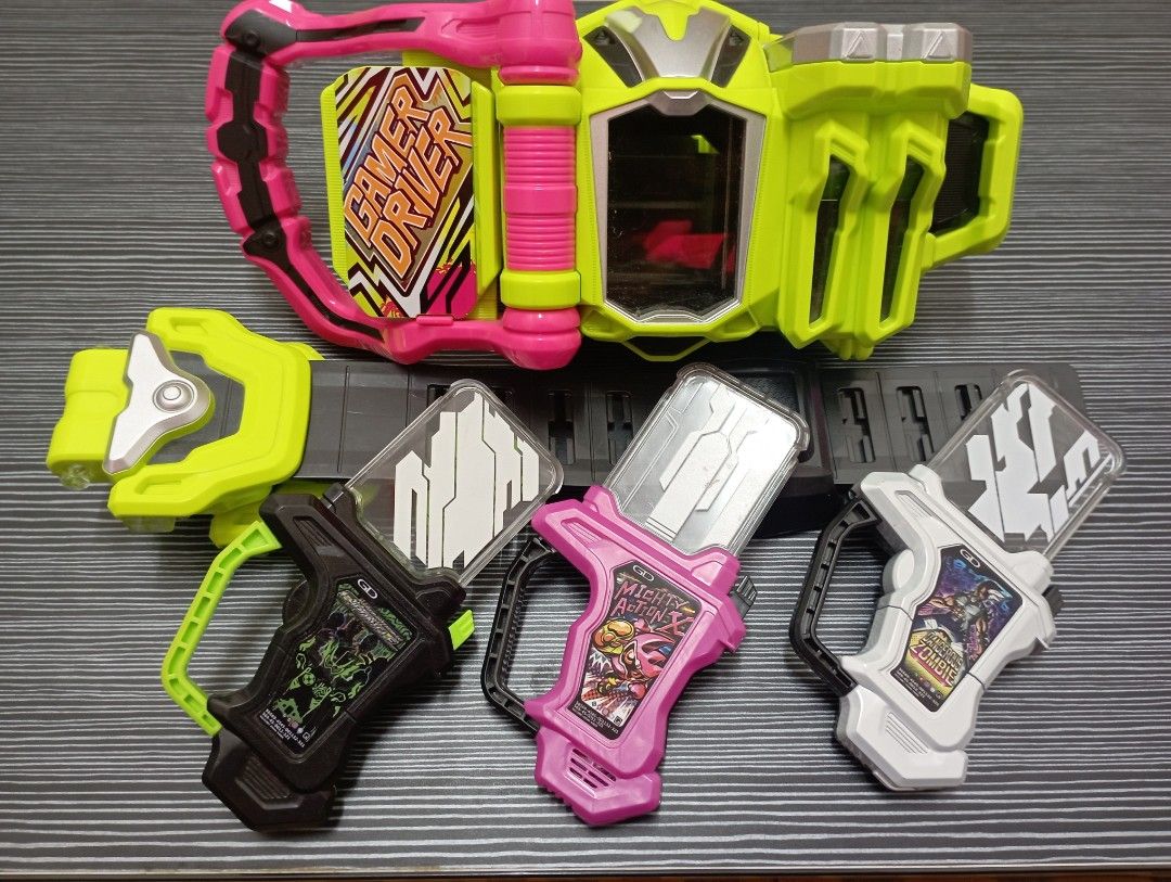 DX Gamer Driver & 3x Gashat [Kamen Rider Ex-Aid], Hobbies & Toys, Toys ...