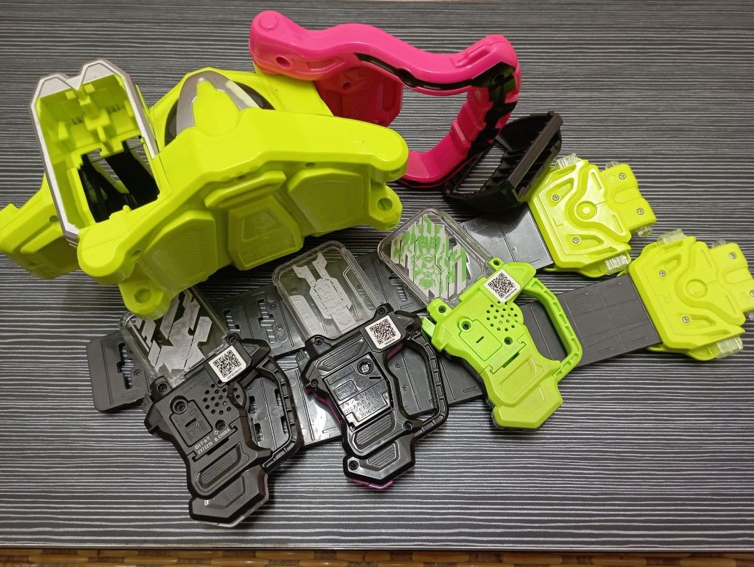 DX Gamer Driver & 3x Gashat [Kamen Rider Ex-Aid], Hobbies & Toys, Toys ...