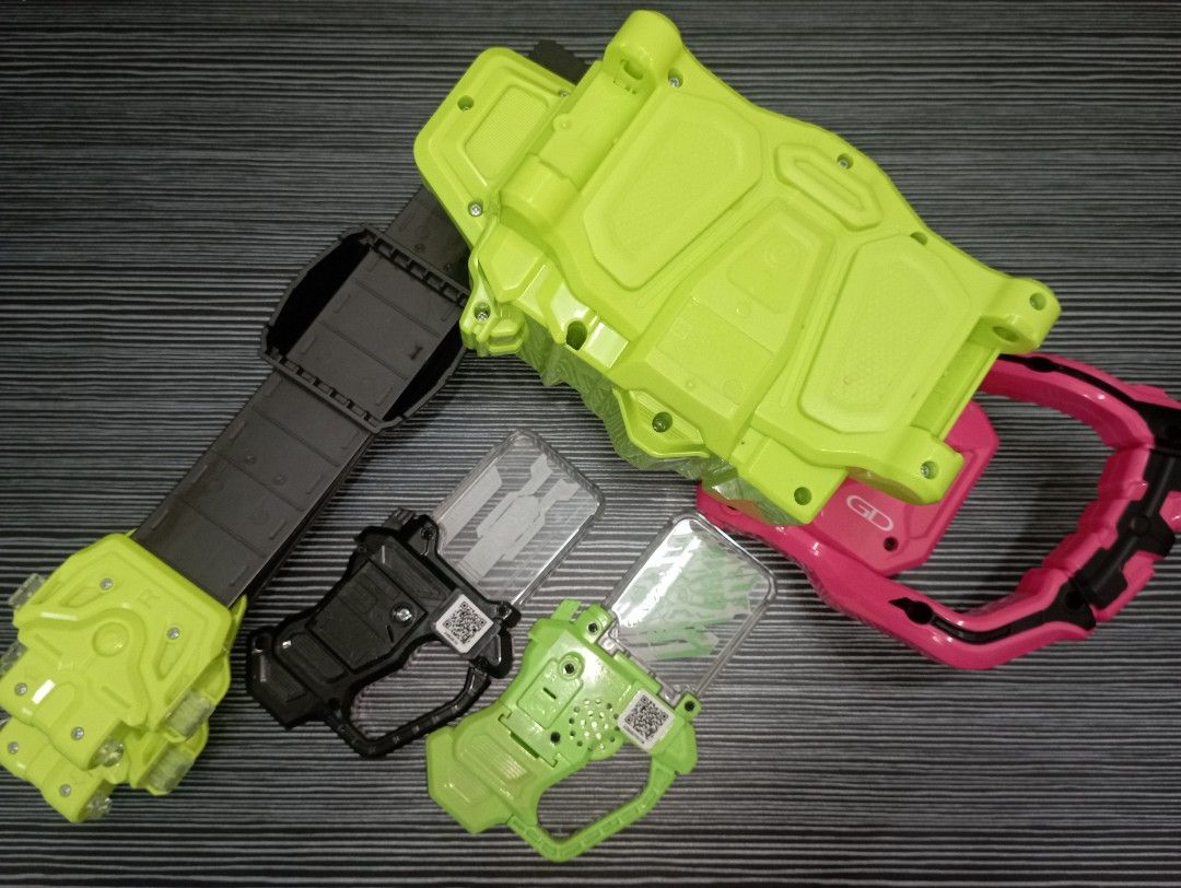 DX Gamer Driver & 2x Gashat [Kamen Rider Ex-Aid], Hobbies & Toys, Toys ...