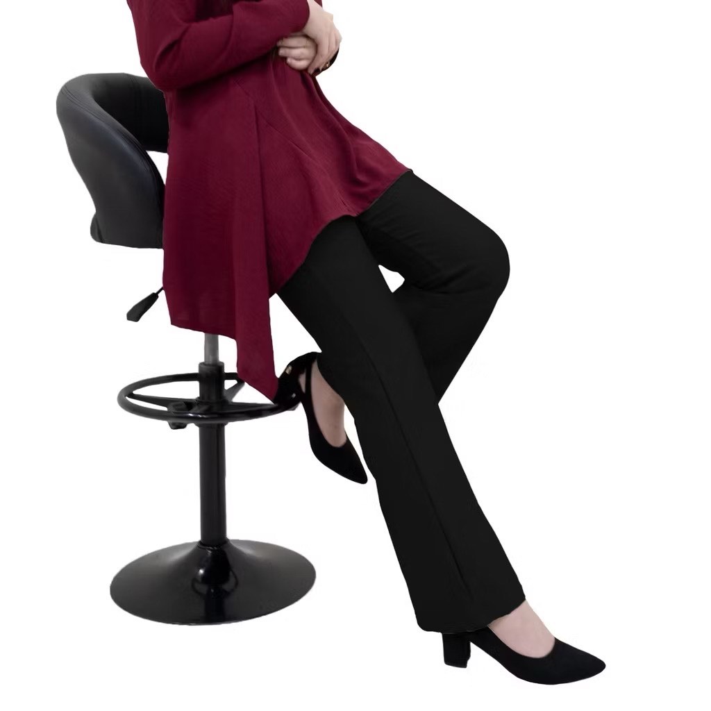 Elgini bootcut, Women's Fashion, Activewear on Carousell