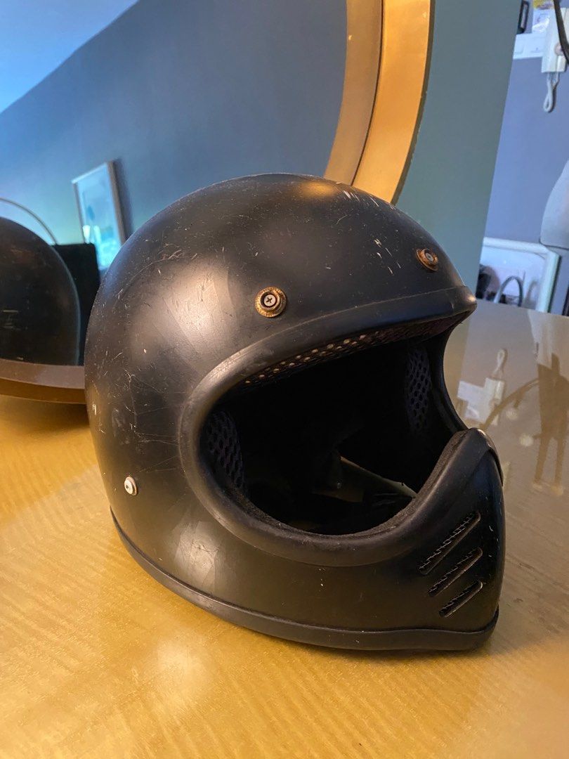 Fullface helmet cafe racer, Motorbikes on Carousell