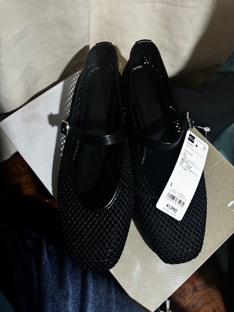 GU FLATS, Women's Fashion, Footwear, Flats & Sandals on Carousell