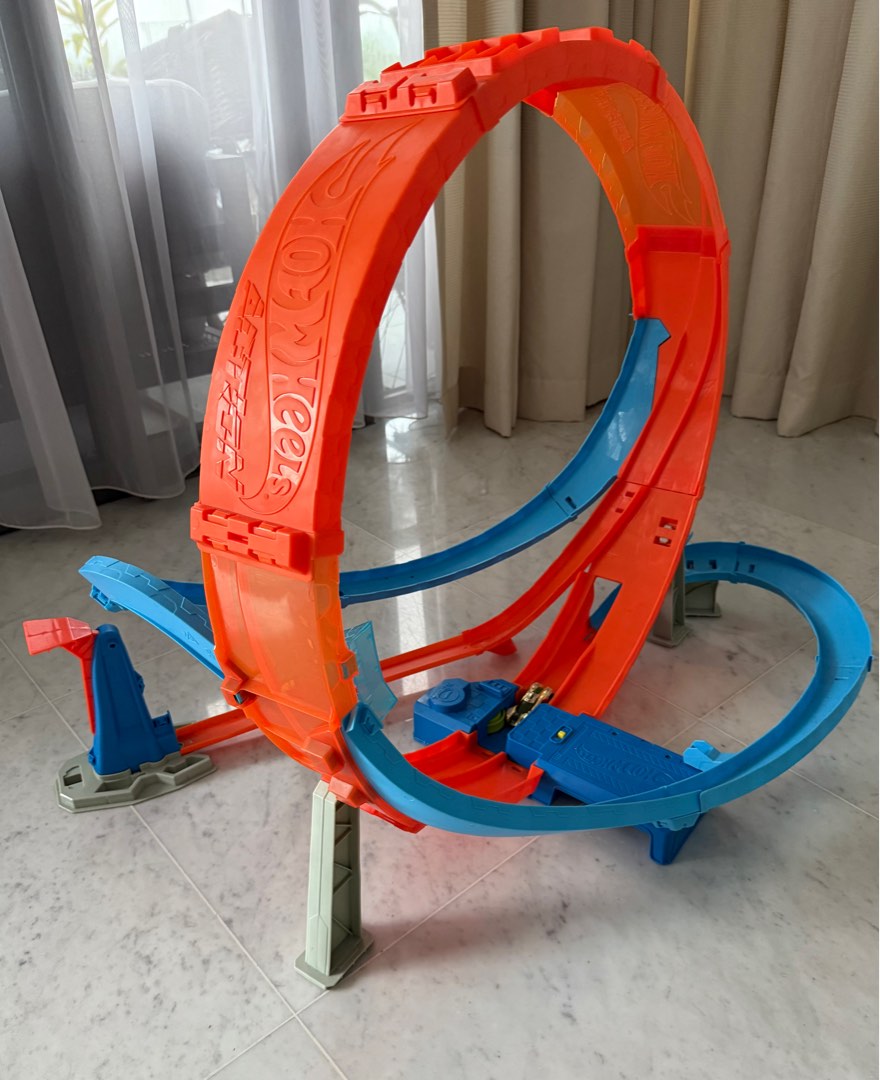 Hot Wheels Massive Loop Mayhem Track Set, Hobbies & Toys, Toys & Games on Carousell