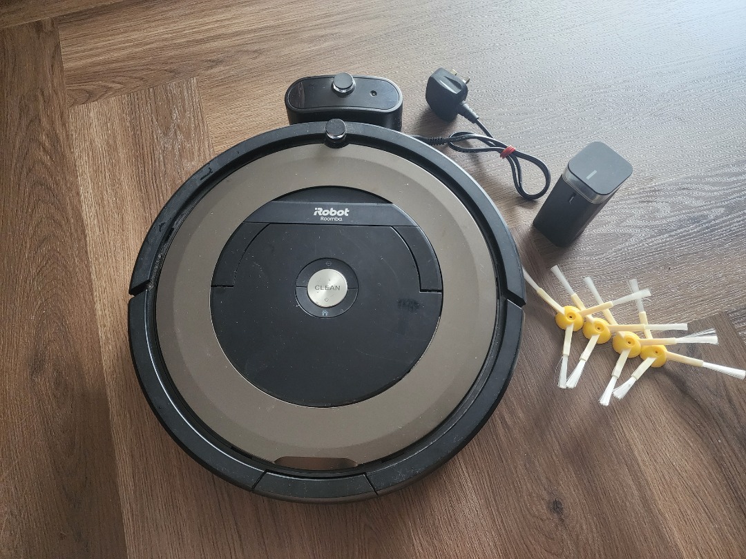 iRobot Roomba 890, TV & Home Appliances, Vacuum Cleaner & Housekeeping ...