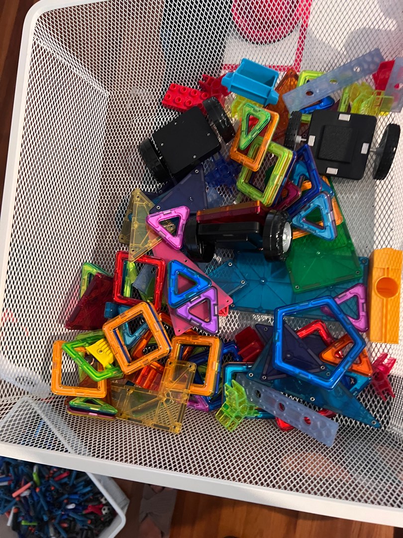 Magnetic Building tiles, Hobbies & Toys, Toys & Games on Carousell
