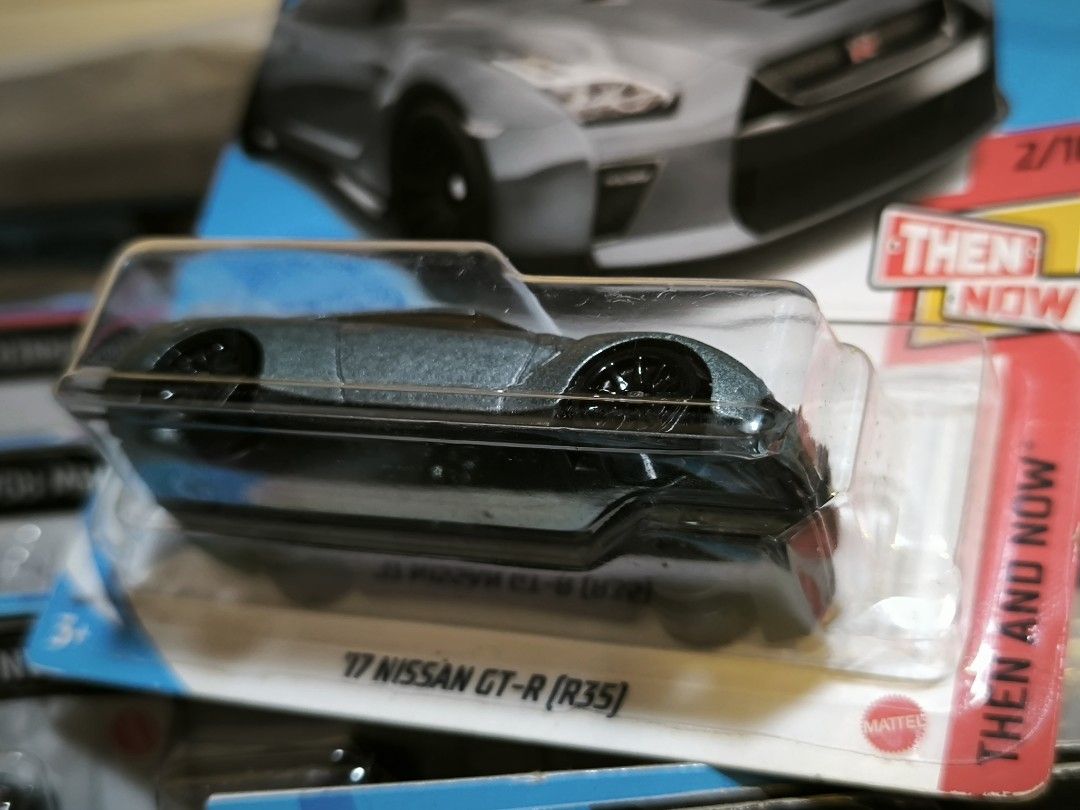New '17 Nissan GT-R R35 Grey Silver Then And Now Hot Wheels HotWheels ...