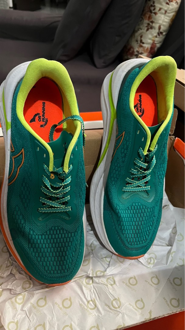 Ortuseight hyperblast 2.0, Fesyen Pria, Sepatu , Sneakers di Carousell