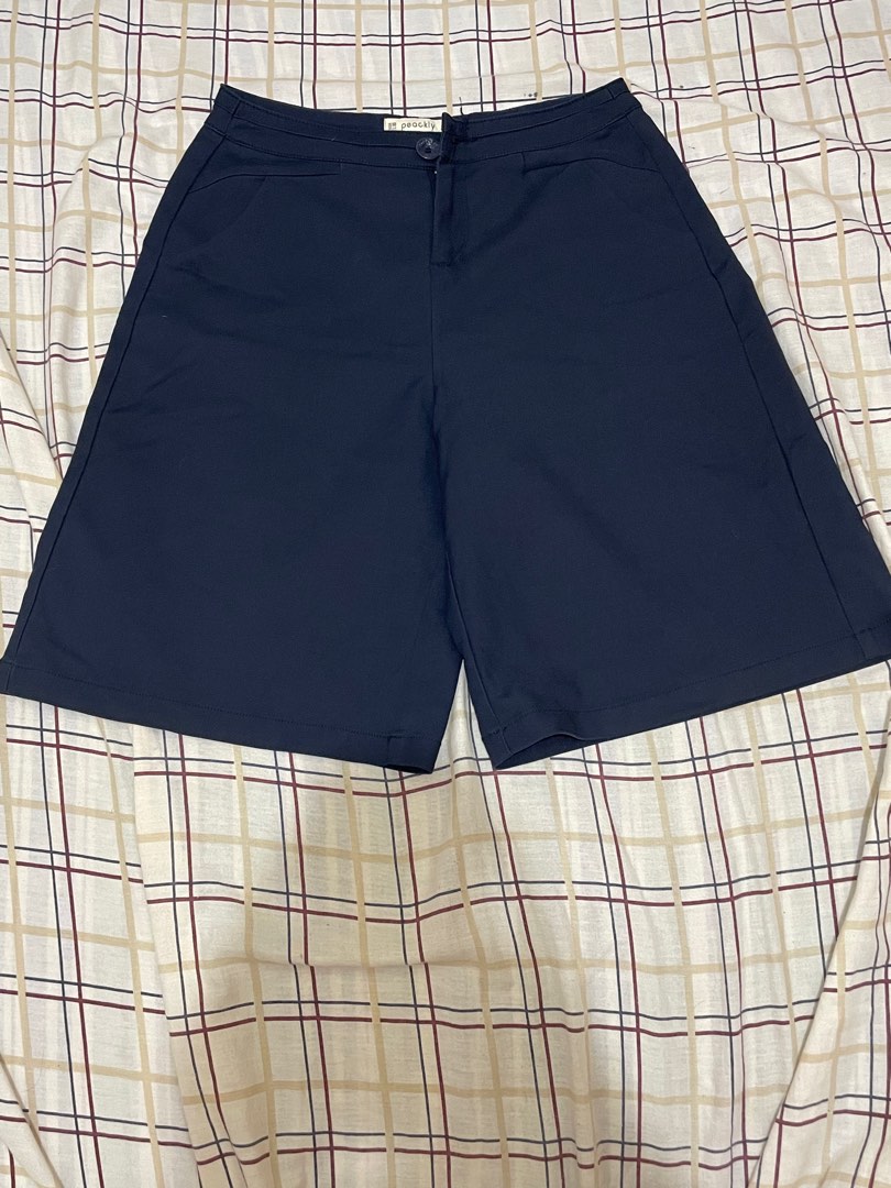 peackly baggy pleated shorts, Men's Fashion, Bottoms, Shorts on Carousell
