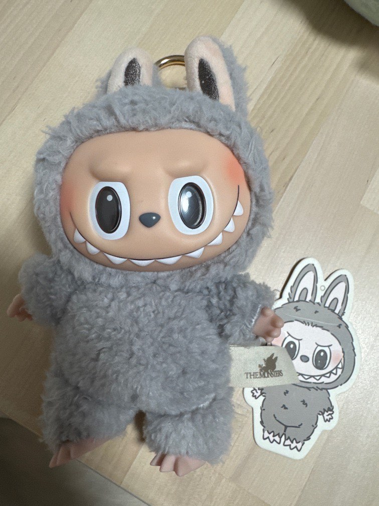 Pop Mart Labubu Exciting Macaron 芝麻豆豆 (已開冇盒）, 興趣及遊戲, 玩具 & 遊戲類 - Carousell