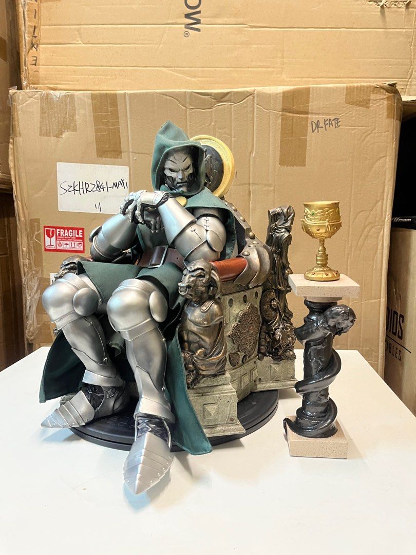Sideshow Dr Doom on Throne Pf 1/4 Scale Statue, Hobbies & Toys ...