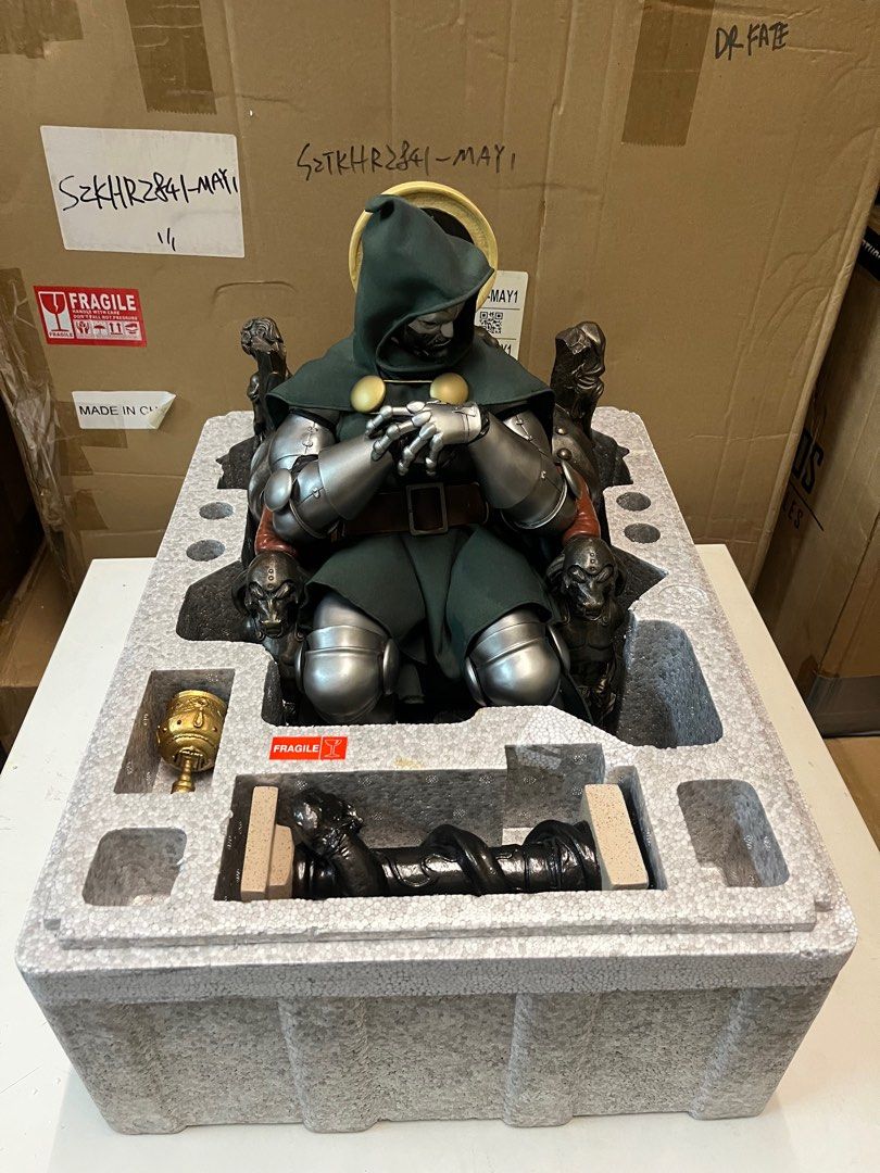Sideshow Dr Doom on Throne Pf 1/4 Scale Statue, Hobbies & Toys ...