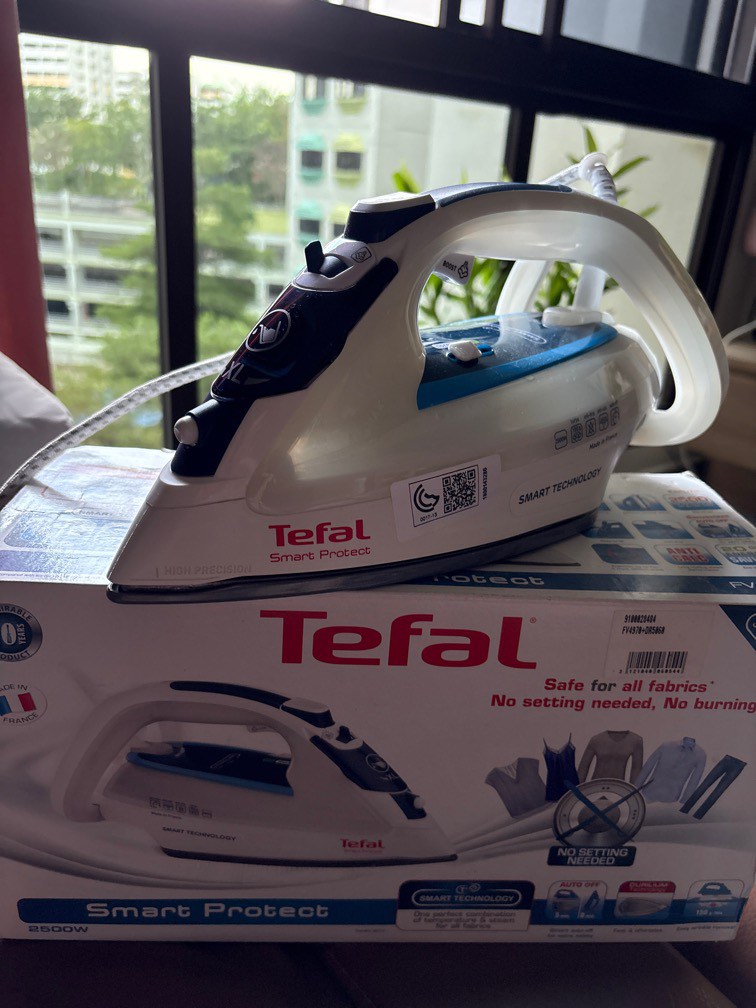 Tefal FV4970 Smart Protect Steam Iron, TV & Home Appliances, Irons ...