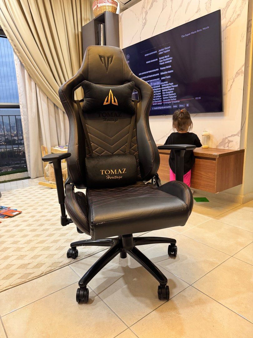 Tomaz Syrix II Gaming Chair, Furniture & Home Living, Furniture, Chairs ...