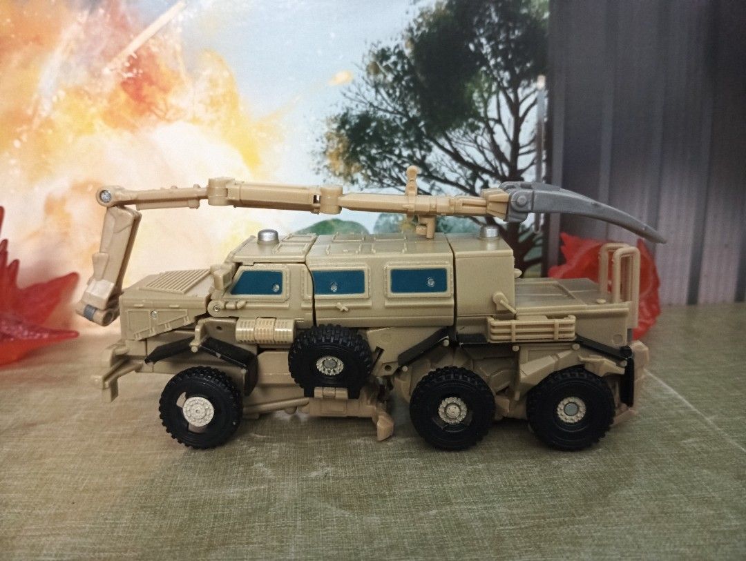 Transformers Studio Series 33 Voyager Class Bonecrusher ( Consignment ...