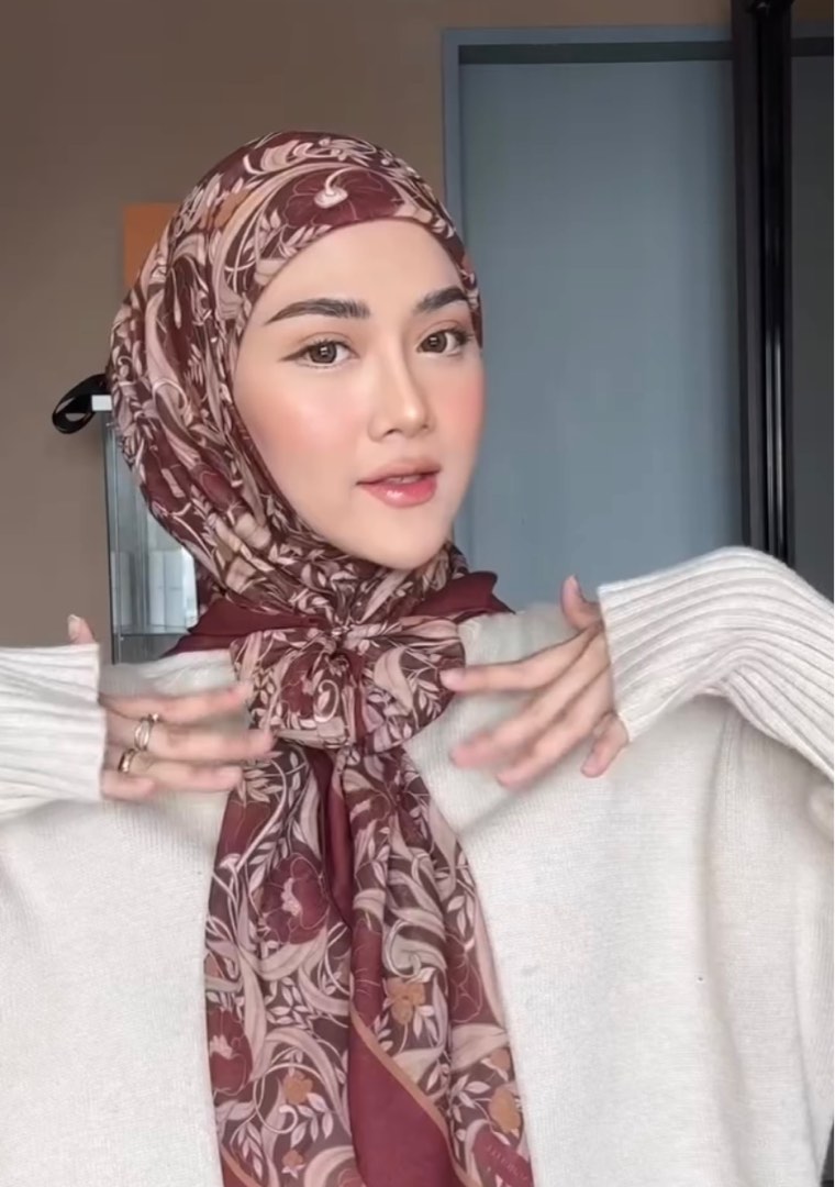 tudung ruffle, Women's Fashion, Muslimah Fashion, Hijabs on Carousell