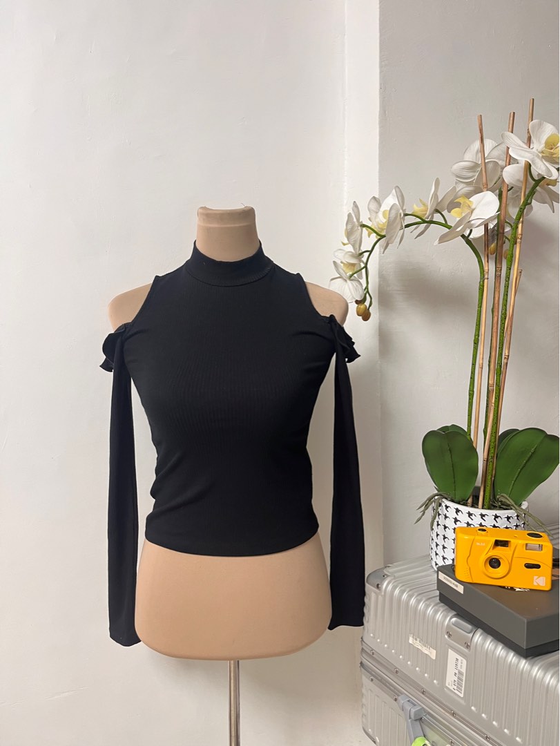 Turtleneck plain off shoulder knitted, Women's Fashion, Tops ...