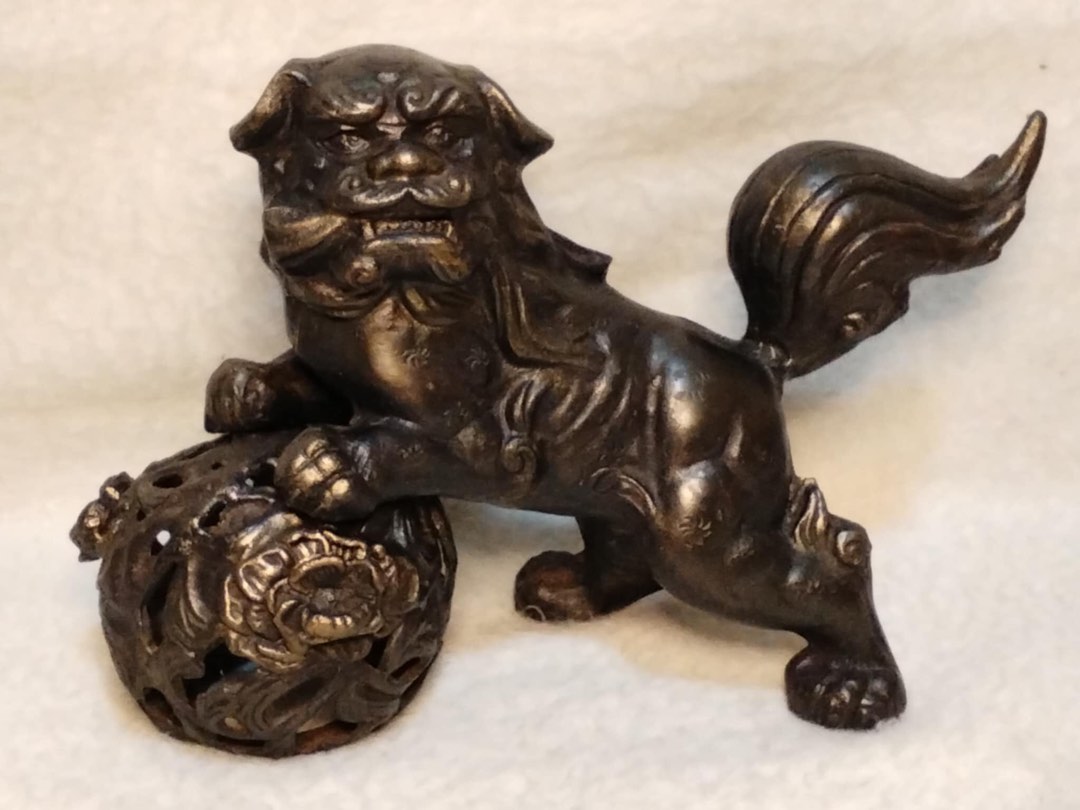Vintage Cast Iron Lion Fu Dog/Foo Dog-3.75kg, Hobbies & Toys ...