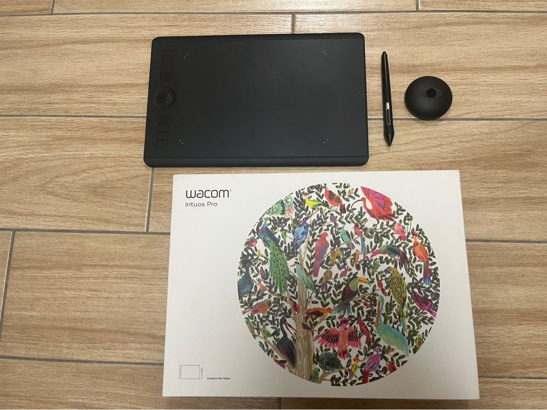 Wacom Intuos Pro M 繪圖板, 電腦及科技產品, 電腦周邊產品, 電腦周邊產品在旋轉拍賣