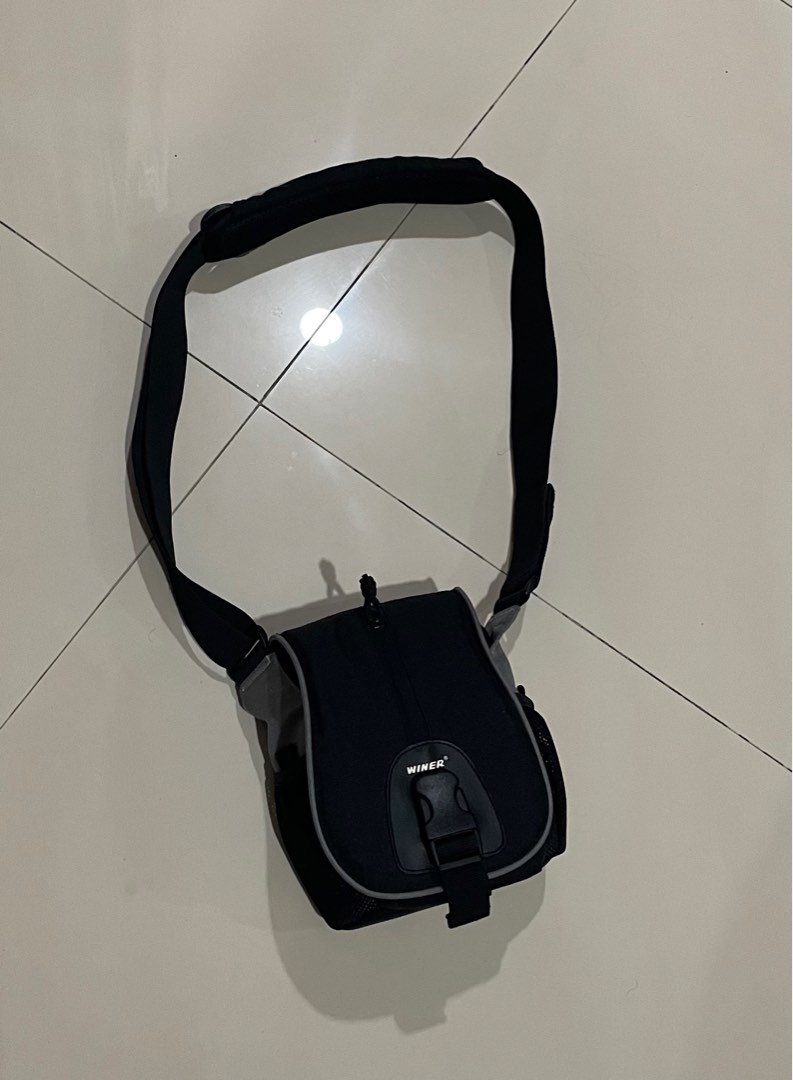 Winer beg camera sling bang, Men's Fashion, Bags, Sling Bags on Carousell