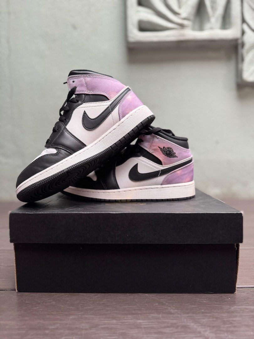 Air Jordan Woman UK 6, Women's Fashion, Footwear, Sneakers on Carousell