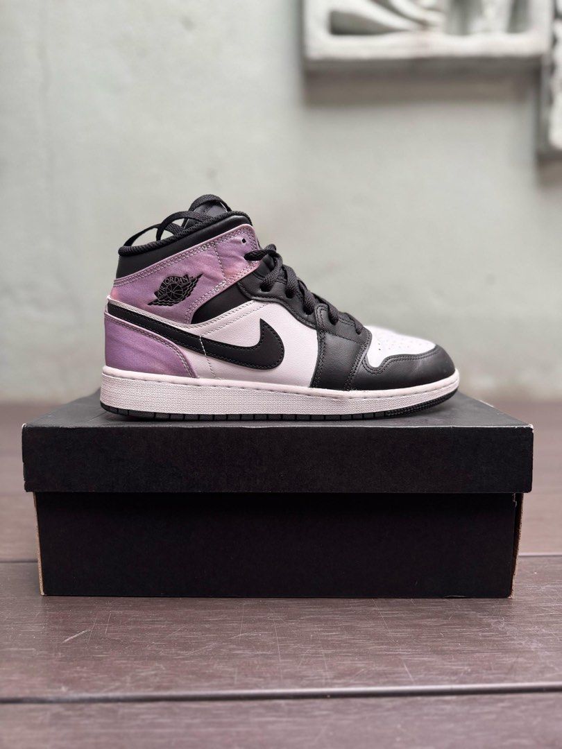 Air Jordan Woman UK 6, Women's Fashion, Footwear, Sneakers on Carousell