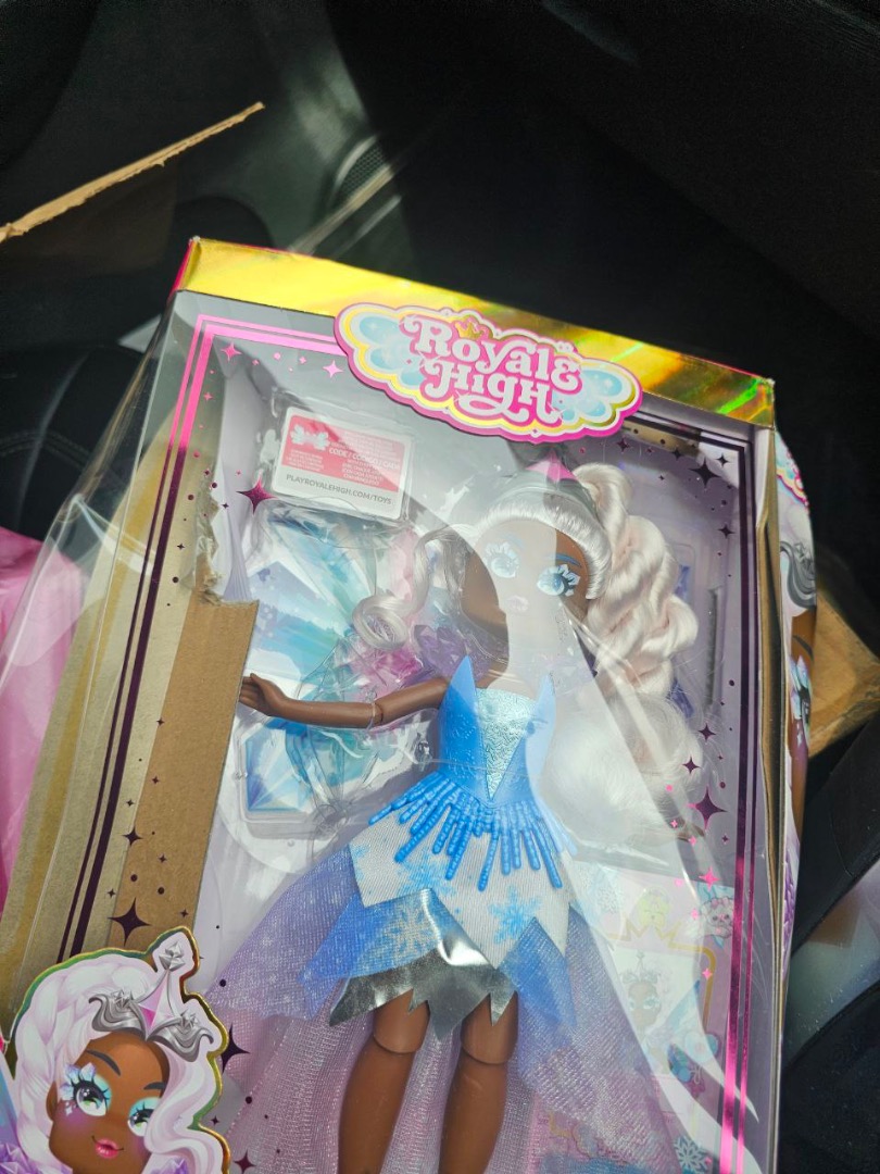 CHEAP CHROMAE CODE FROM ROYALE HIGH (DOLL NOT INCLUDED), Hobbies & Toys ...