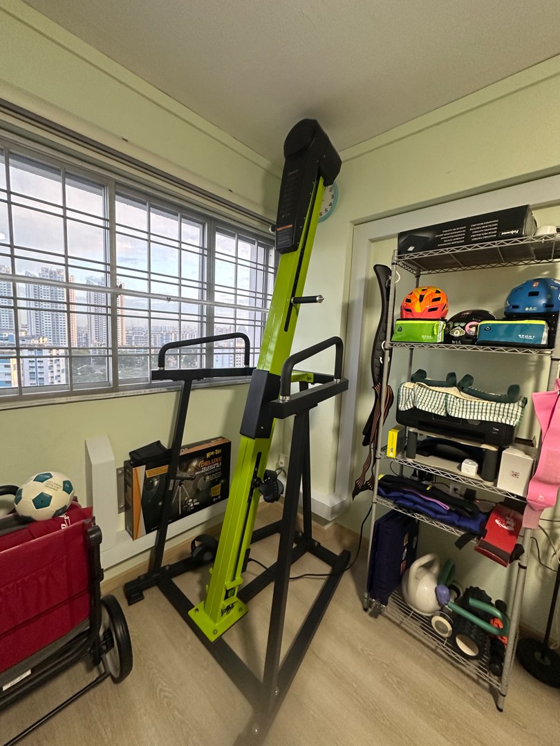 Climber machine with computer, Sports Equipment, Exercise & Fitness ...