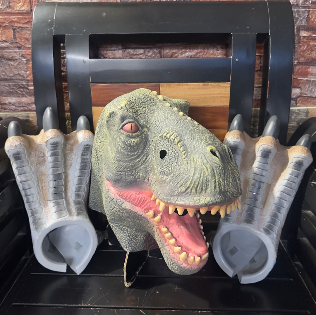 Dinosaur T-Rex Mask and Feet with Sound EFX Set, Hobbies & Toys, Toys ...