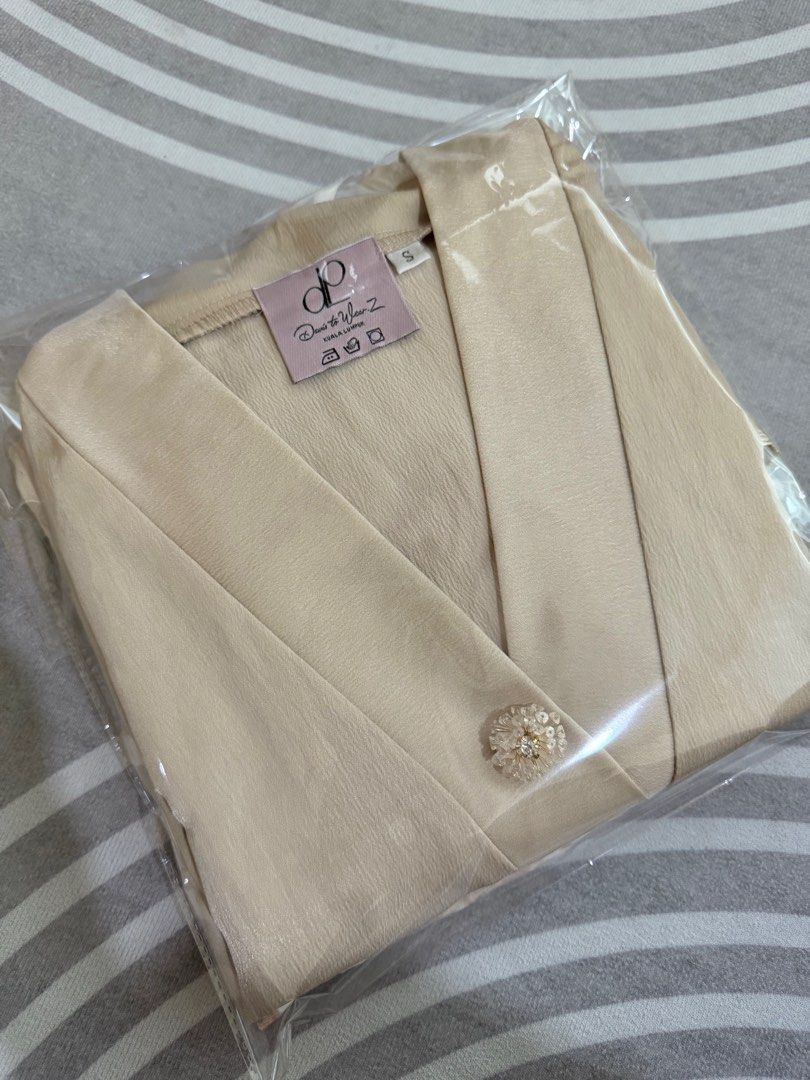 DPLKL Melati Kurung Modern, Women's Fashion, Muslimah Fashion, Baju ...