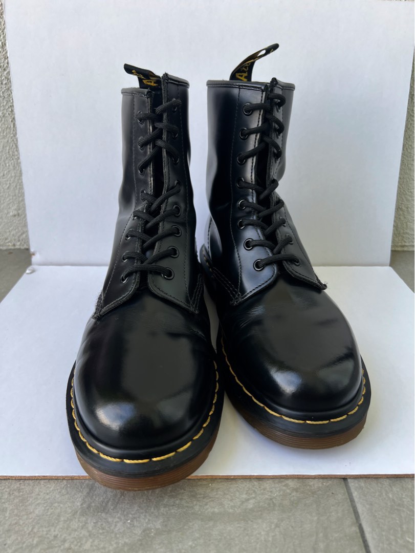 Dr Marten 1460 8 eyes boot 8UK, Men's Fashion, Footwear, Boots on Carousell