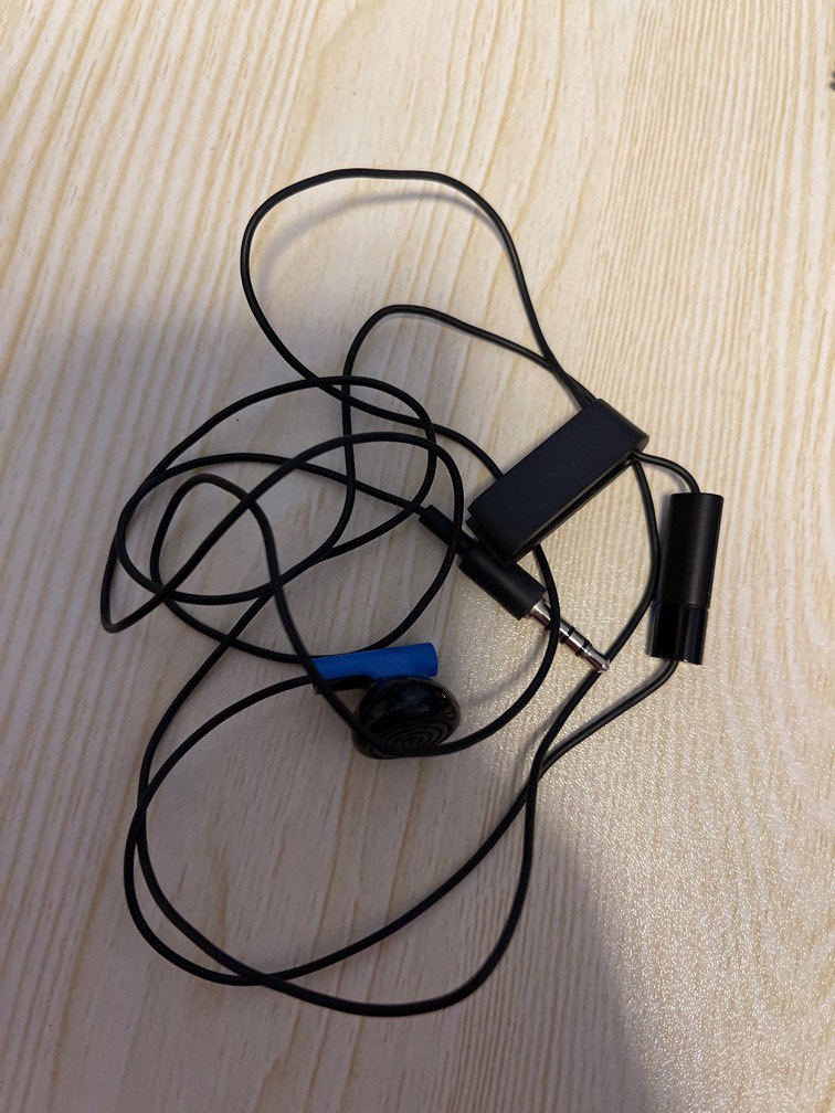 Earphone (1 side) with mic, Audio, Earphones on Carousell