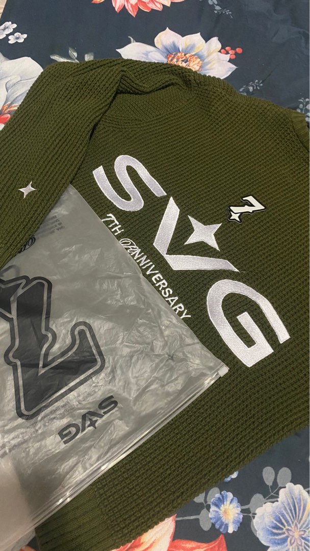 Knitwear Svg Olive green, Men's Fashion, Activewear on Carousell