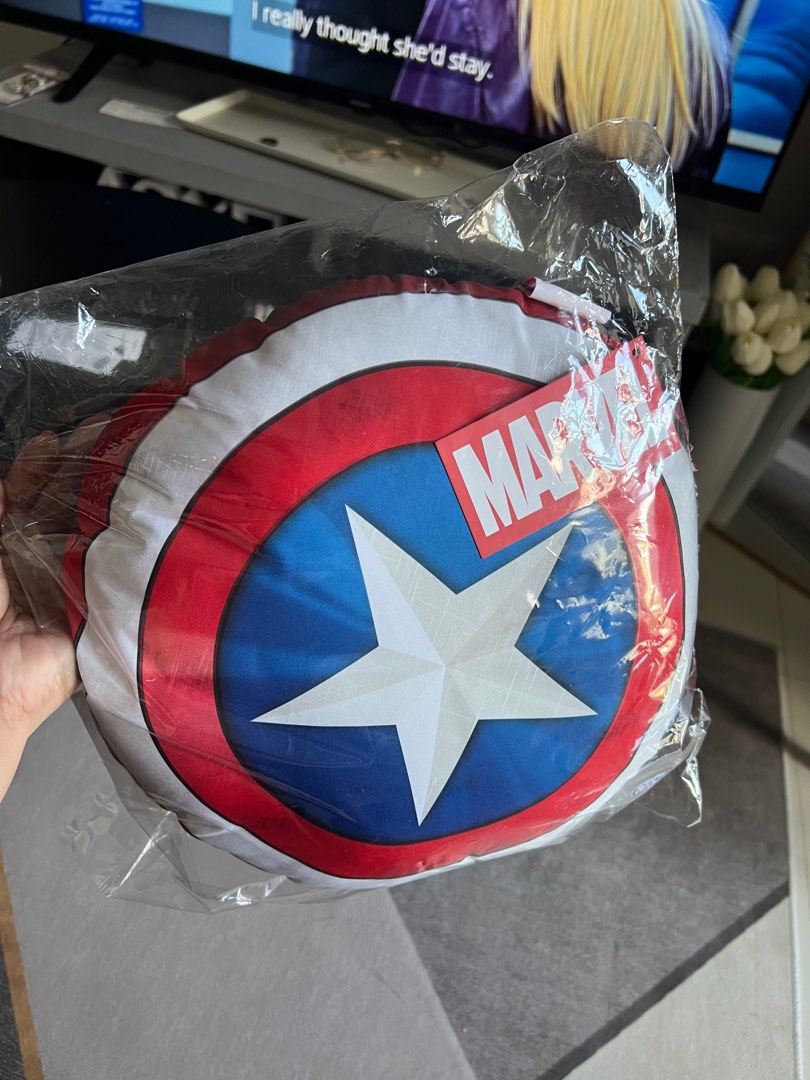 MARVEL Pillow Merch, Hobbies & Toys, Memorabilia & Collectibles, Fan ...