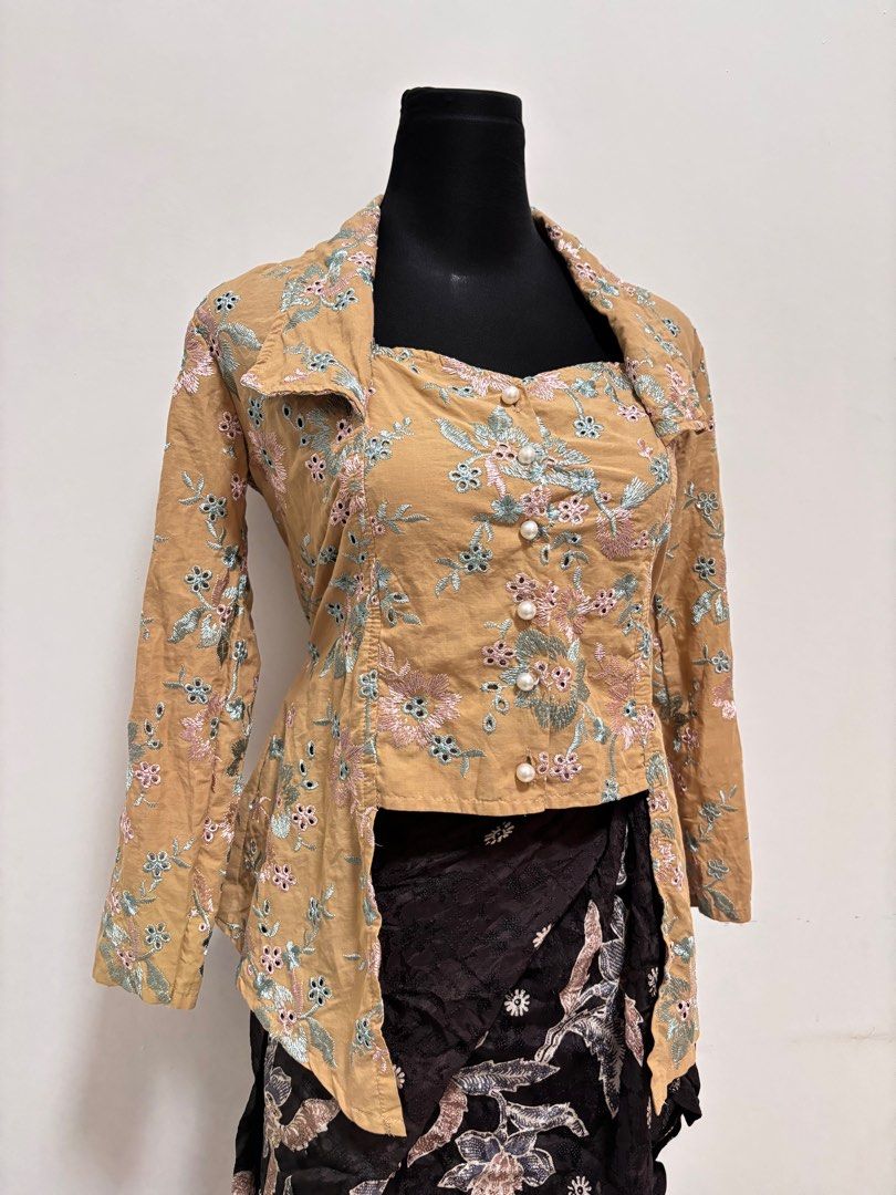 Merona Kebaya Moden (Set) with tag, Women's Fashion, Dresses & Sets ...