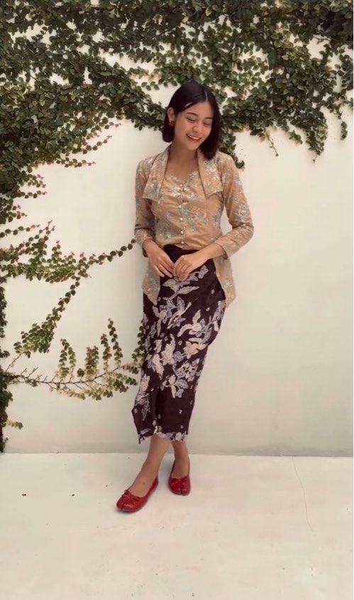 Merona Kebaya Moden (Set) with tag, Women's Fashion, Dresses & Sets ...