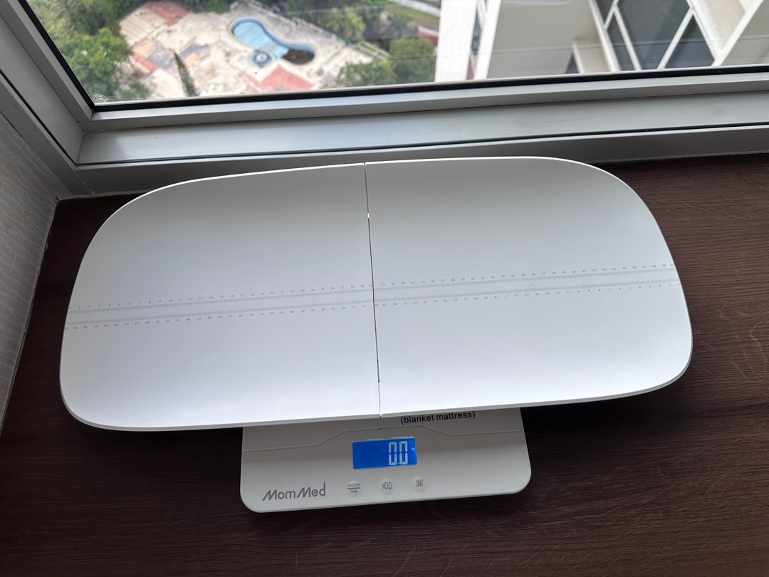 MomMed baby weighing scale, Babies & Kids, Nursing & Feeding ...