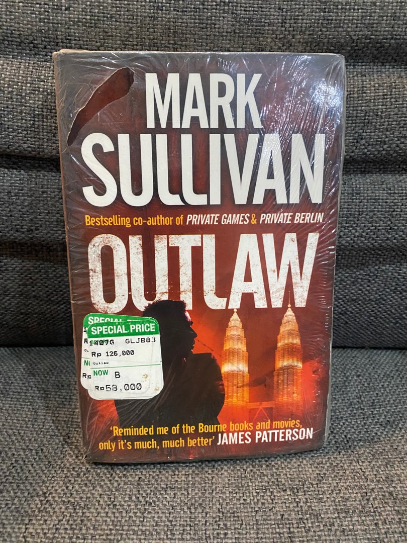 Novel outlaw by mark sullivan, Buku & Alat Tulis, Buku di Carousell