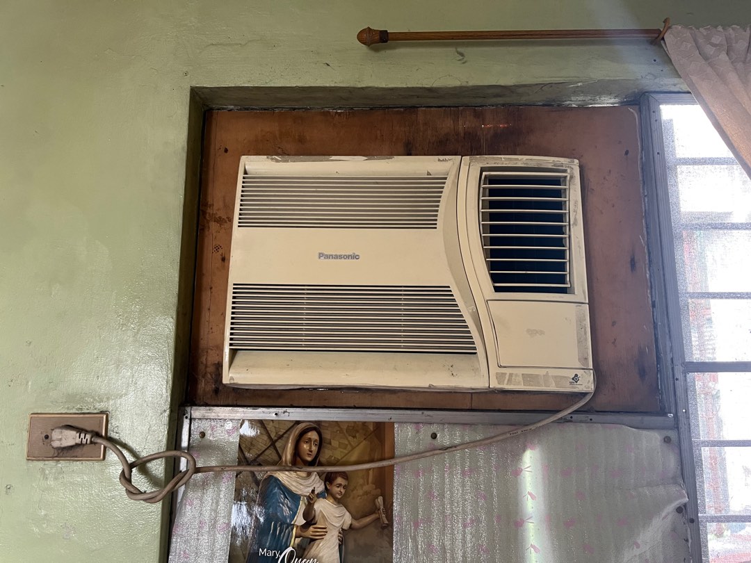 Old Aircon non inverter, TV & Home Appliances, Air Conditioning and ...