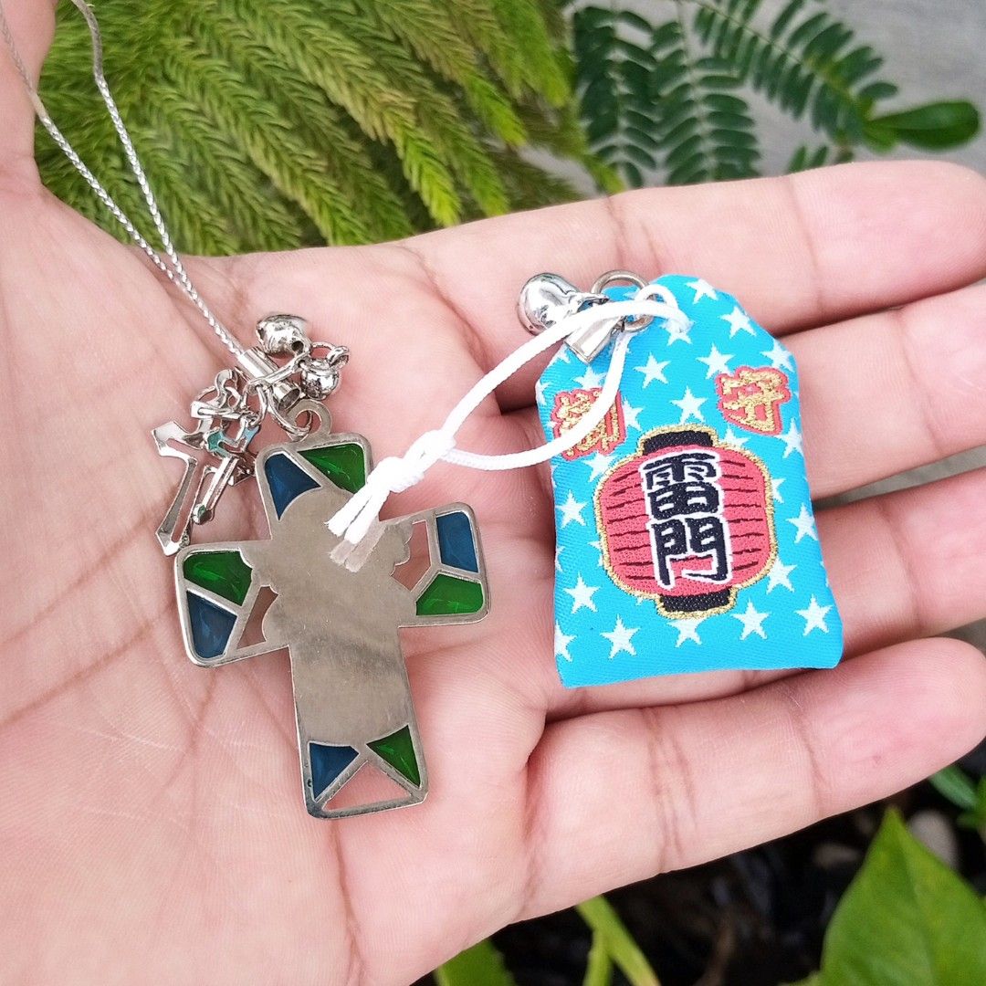 Paket 2 Gantungan Kunci / Keychain Salib / Rosario Logam & Ganci China ...