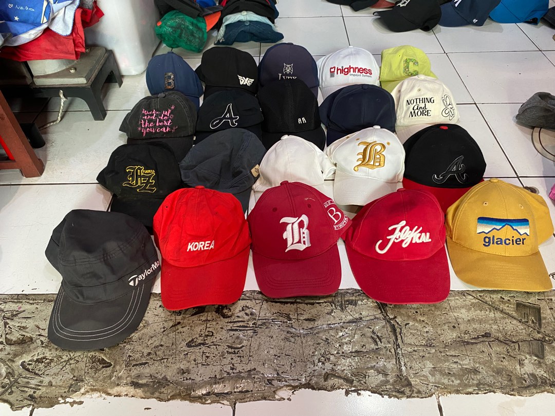 Paketan topi motif,polosan, dan tracker, Fesyen Pria, Aksesoris, Topi ...