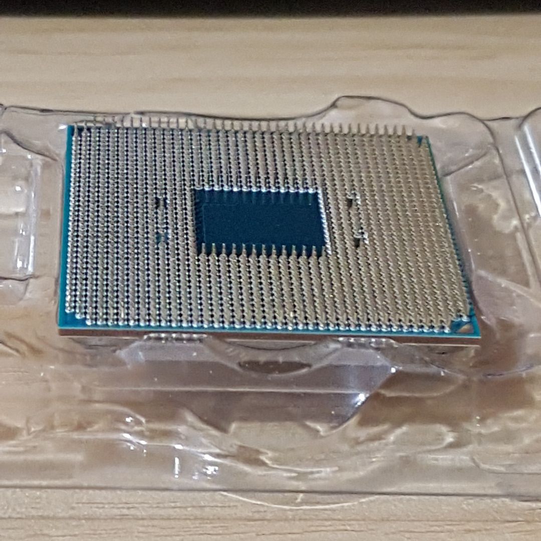 Processor - AMD Ryzen 5 2400G (4C/8T w Integrated Graphics) Tray Type ...