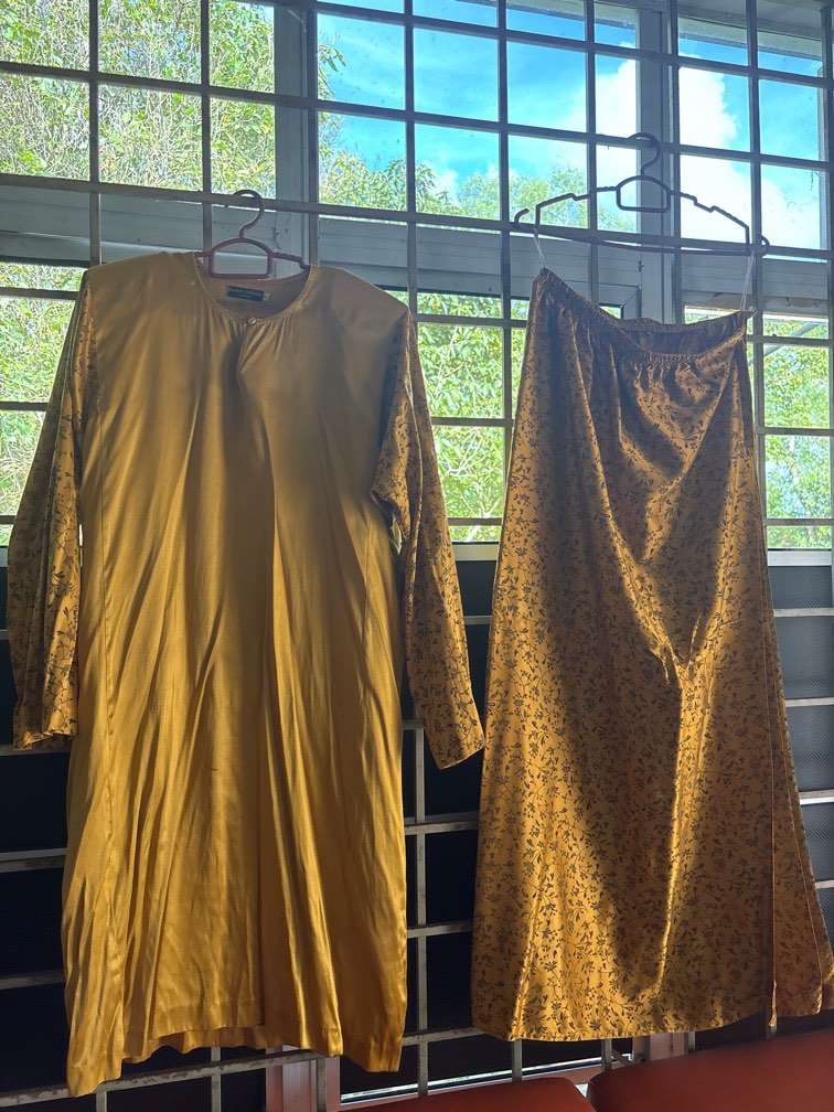 Raudhah Collection Kurung Biasa Golden, Women's Fashion, Muslimah ...