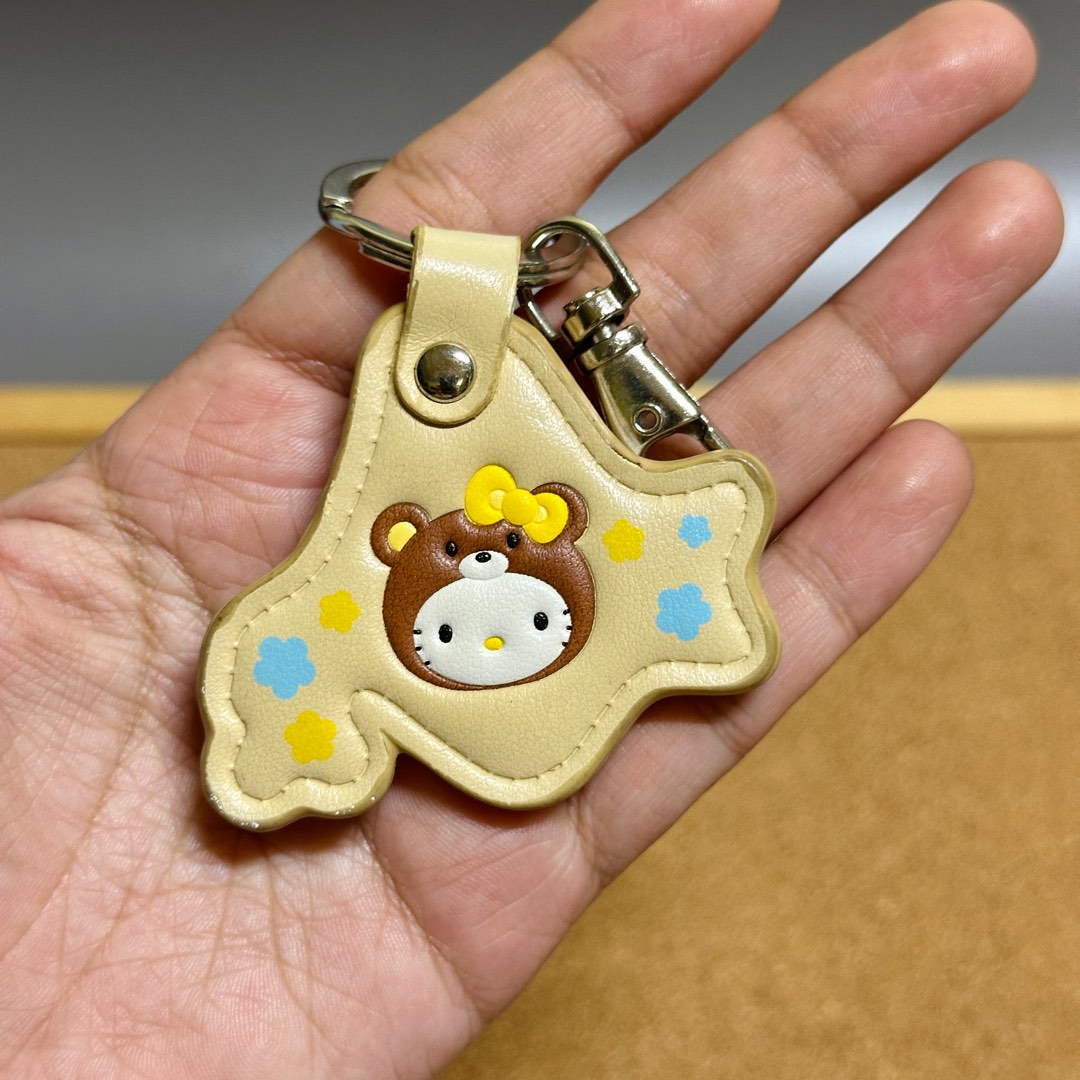 Sanrio Hello Kitty Keychain 5x5.5cm - Php 100, Hobbies & Toys ...