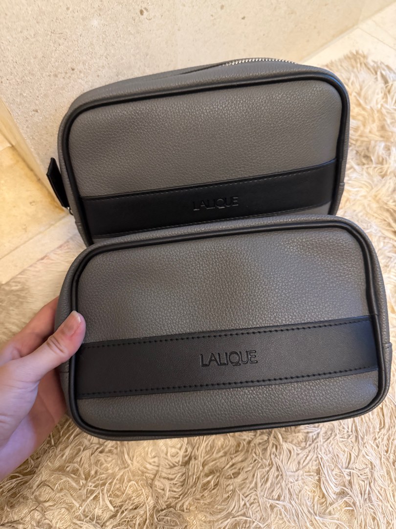 Singapore airlines sq first class pouch only, Hobbies & Toys, Travel ...