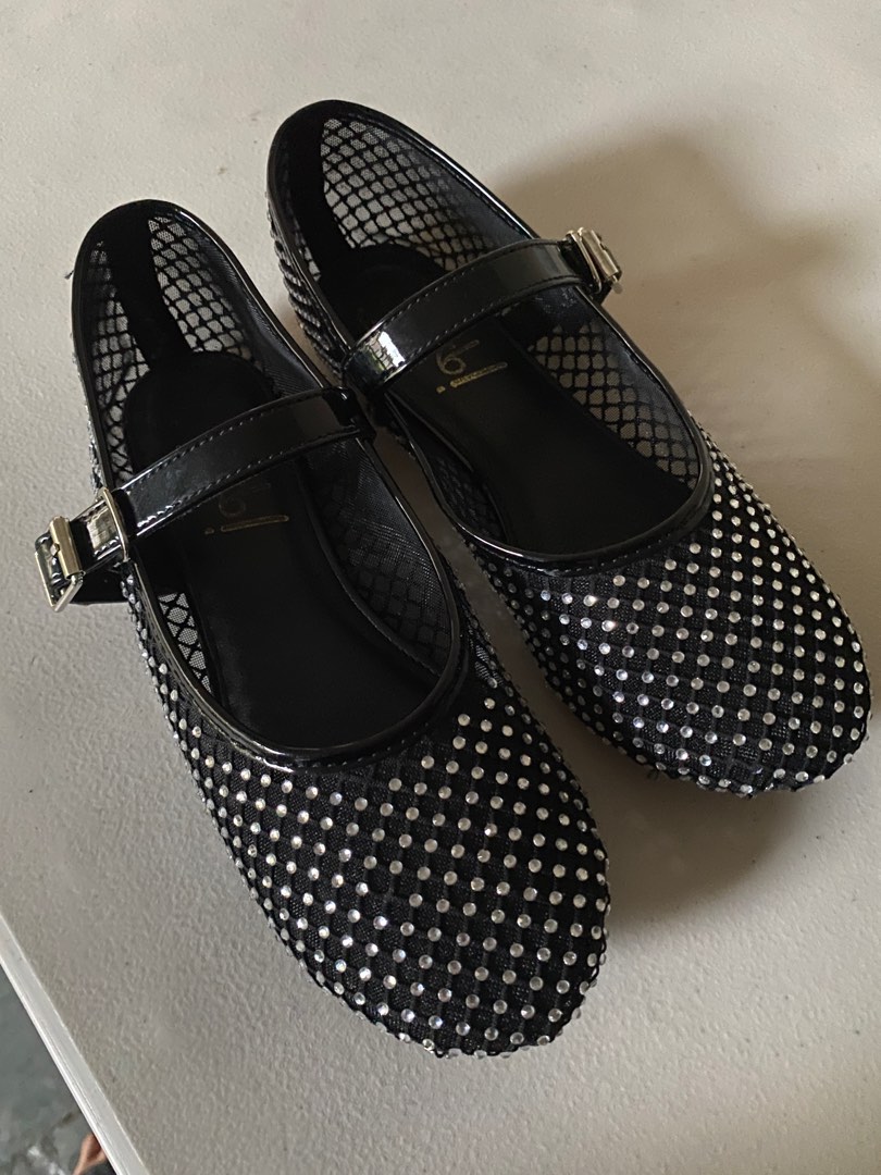 SoFab! Rob Mary Jane ballerinas, Women's Fashion, Footwear, Flats & Sandals on Carousell