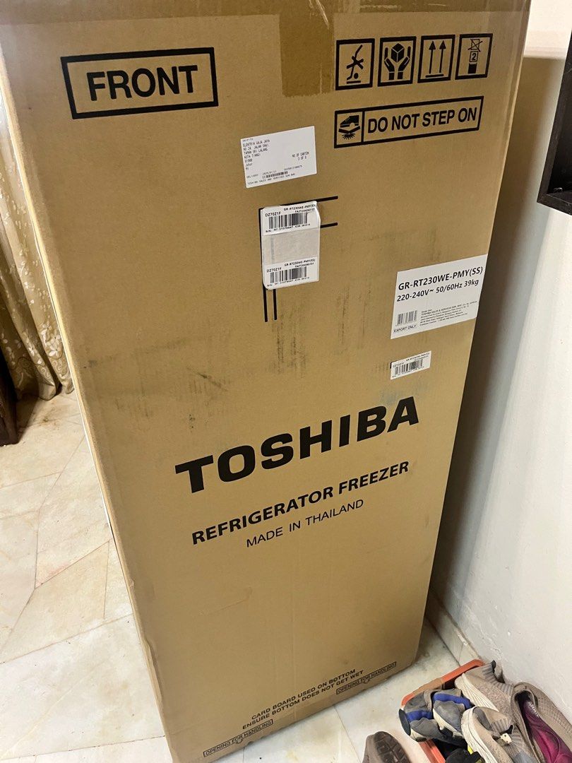 Toshiba 2 Door Refrigerator 220L, TV & Home Appliances, Kitchen ...