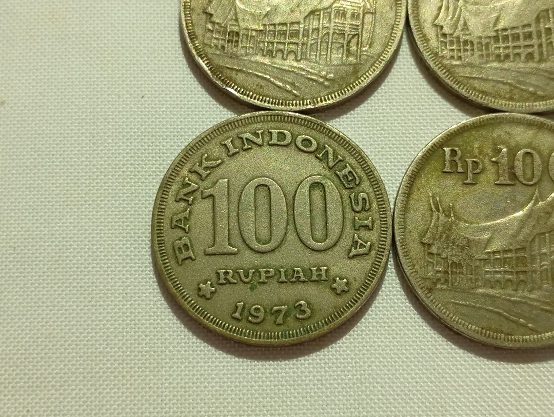 Uang Koin Kuno 100 Perak Rupiah Rumah Gadang Minangkabau Tahun 1973 ...
