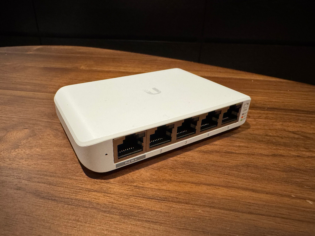 FIXED PRICE Unifi switch USW Flex Mini Ubiquiti , Computers & Tech, Parts & Accessories ...